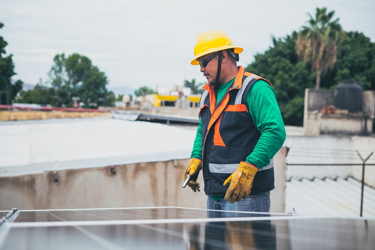 10 Essential Insights on Arc Flash Clothing in the Construction ...