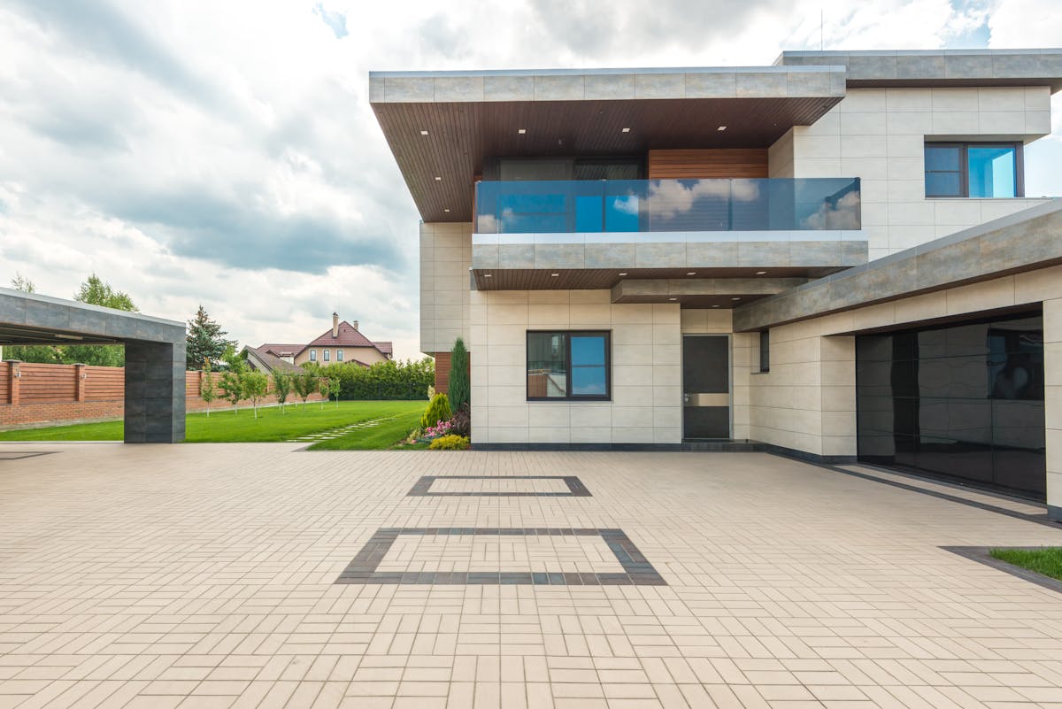 How to Plan a Durable and Stylish Paved Outdoor Space - UK Construction ...